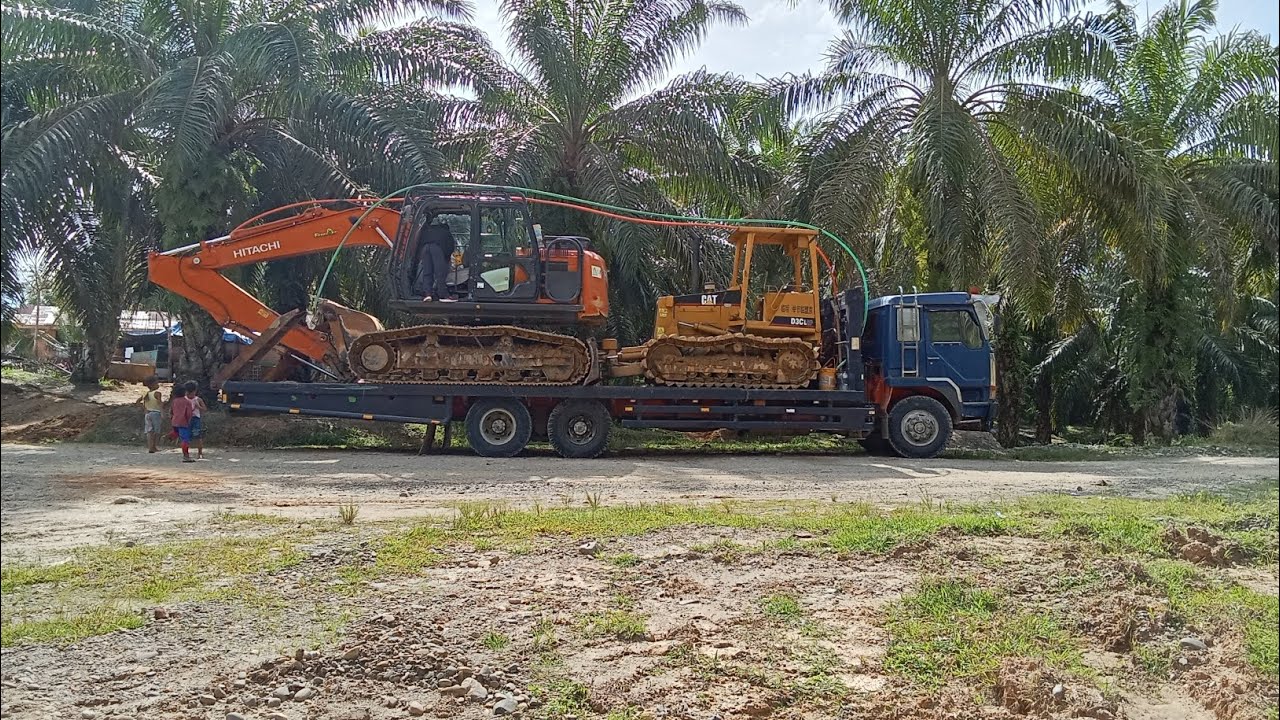 loading dua unit lagi Hitachi&cat@ - YouTube
