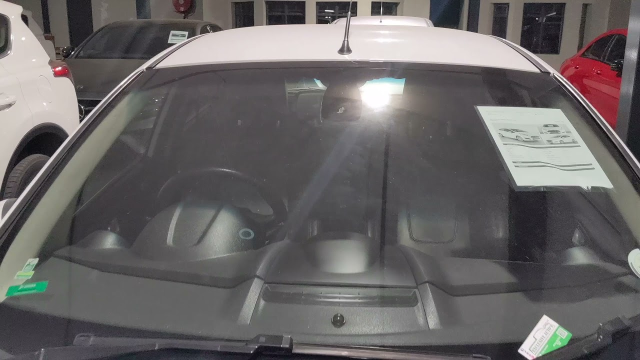 C1BBA03100CC FORD FIESTA HATCHBACK WINDSCREEN WITH RAIN SENSOR BRACKET ...