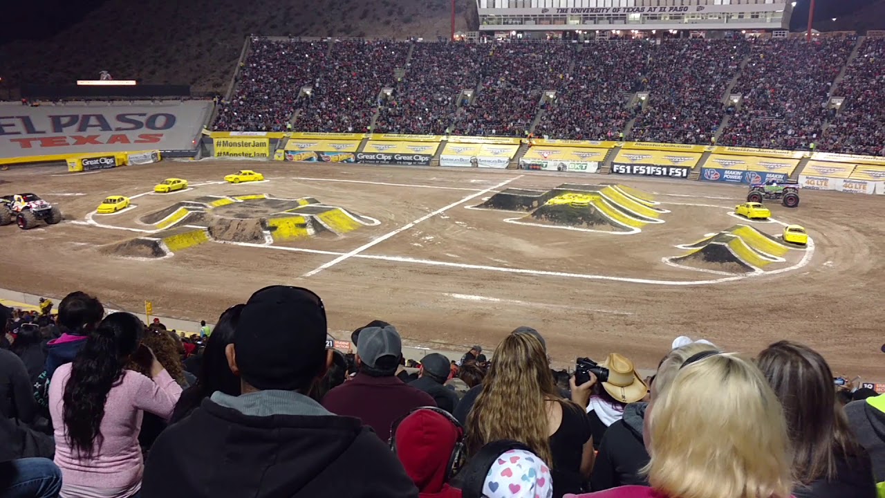 Monster jam round 1 racing-barbarian vs black stallion - YouTube