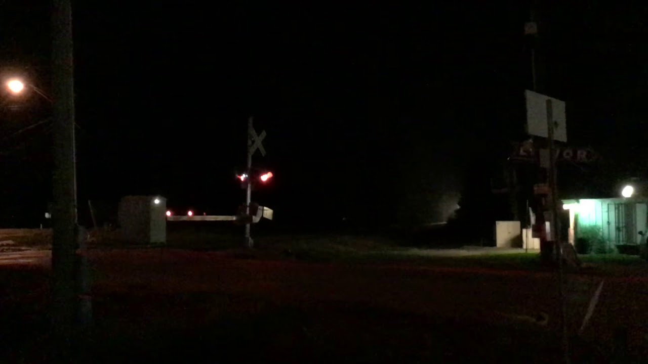 UP 4472 SB SD70M Leads Manifest Magnolia,Tx - YouTube