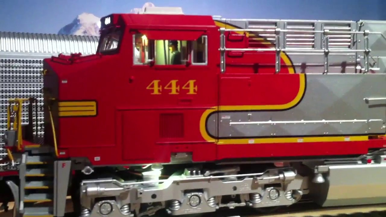 Lionel Legacy ES44AC engine sounds - YouTube
