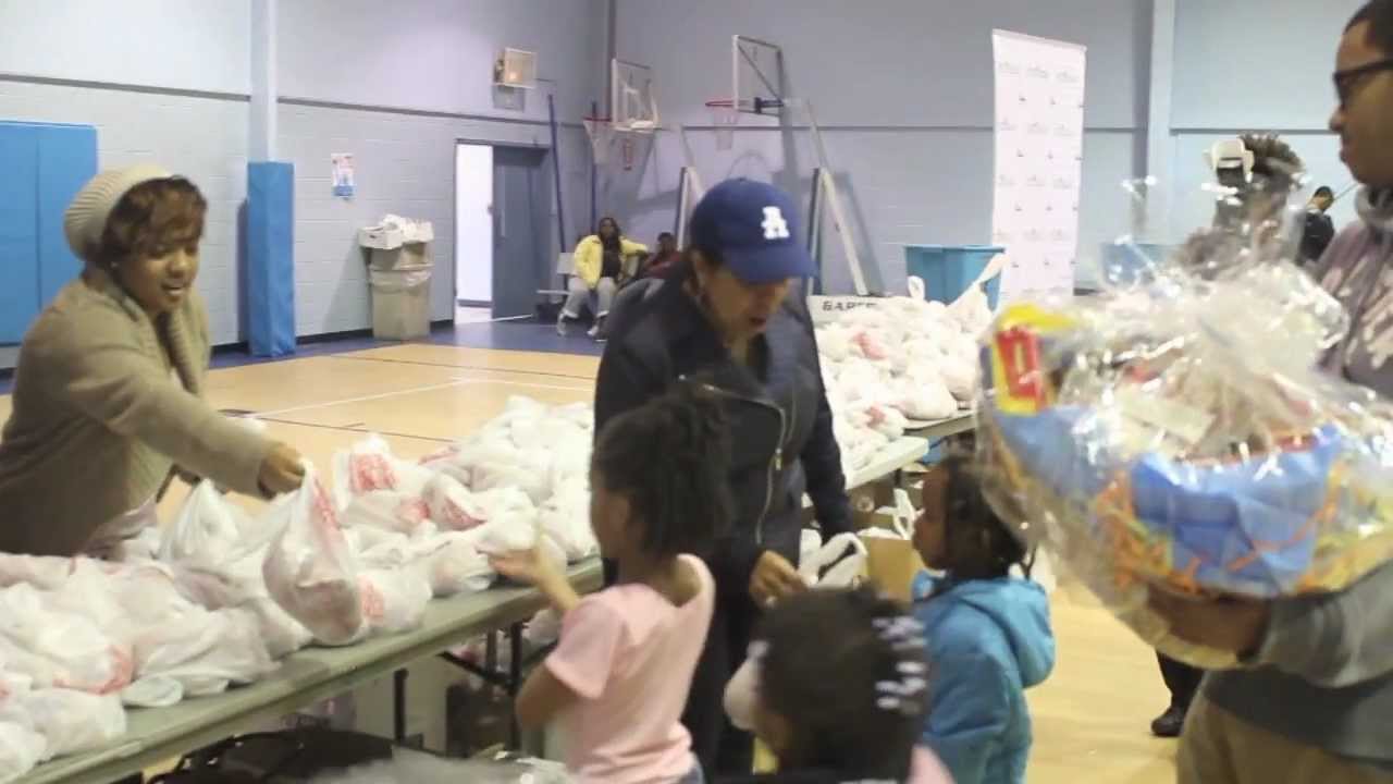 Kamp Kizzy & Ludacris Foundation Give back for Thanksgiving - YouTube