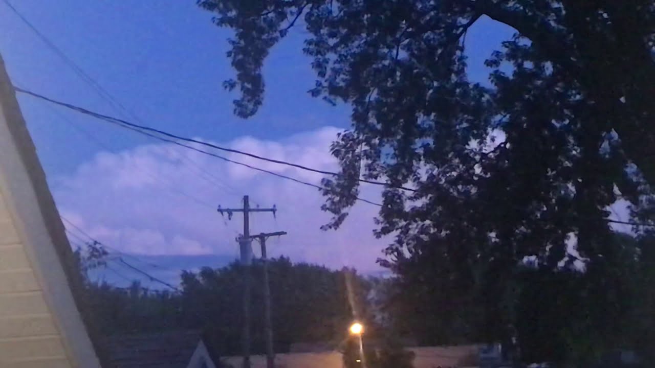 Glimpse of lightning (6/27/20) - YouTube
