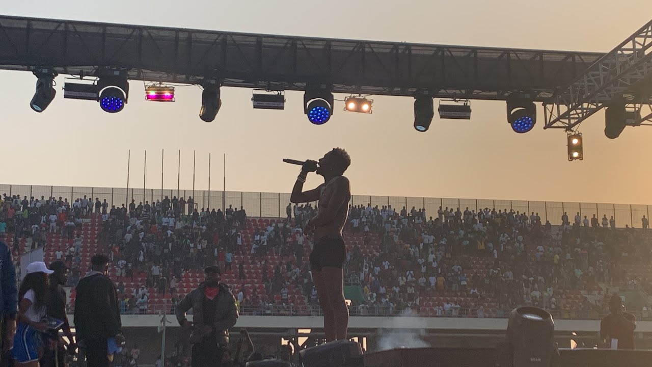 Shatta wale performed JJC in a boxer shorts at the freedom wave concert ...