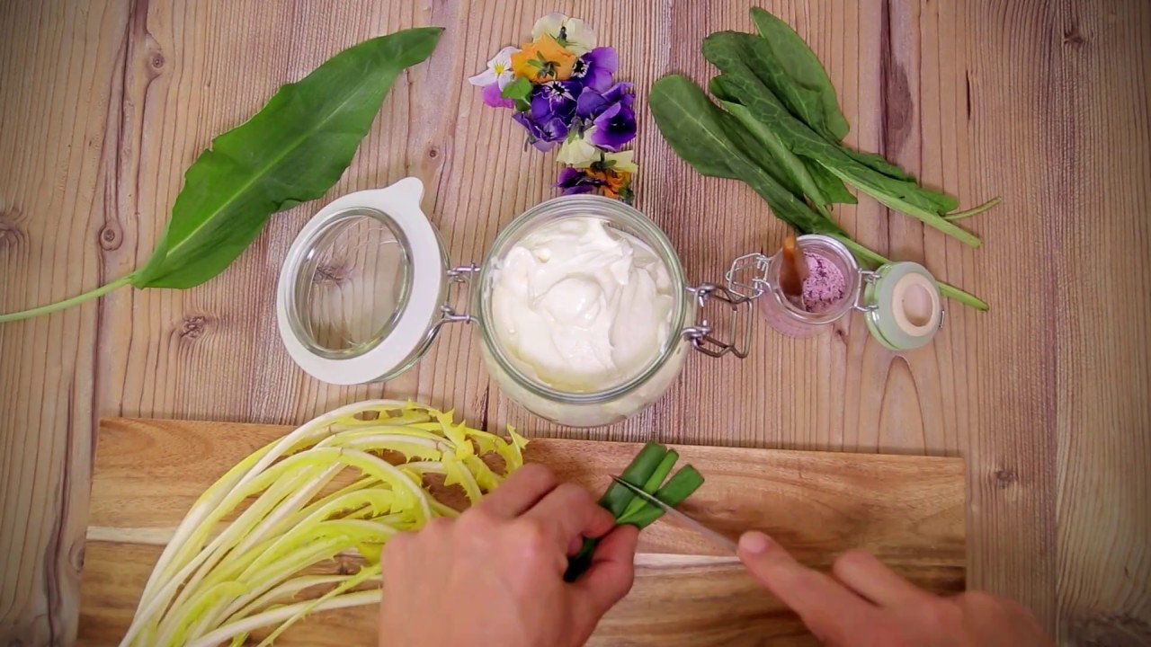 QUARK WITH WILD BLOSSOMS - YouTube