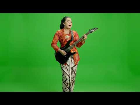 Javanes women playing guitar - Greenscreen [ Creative Commons ]