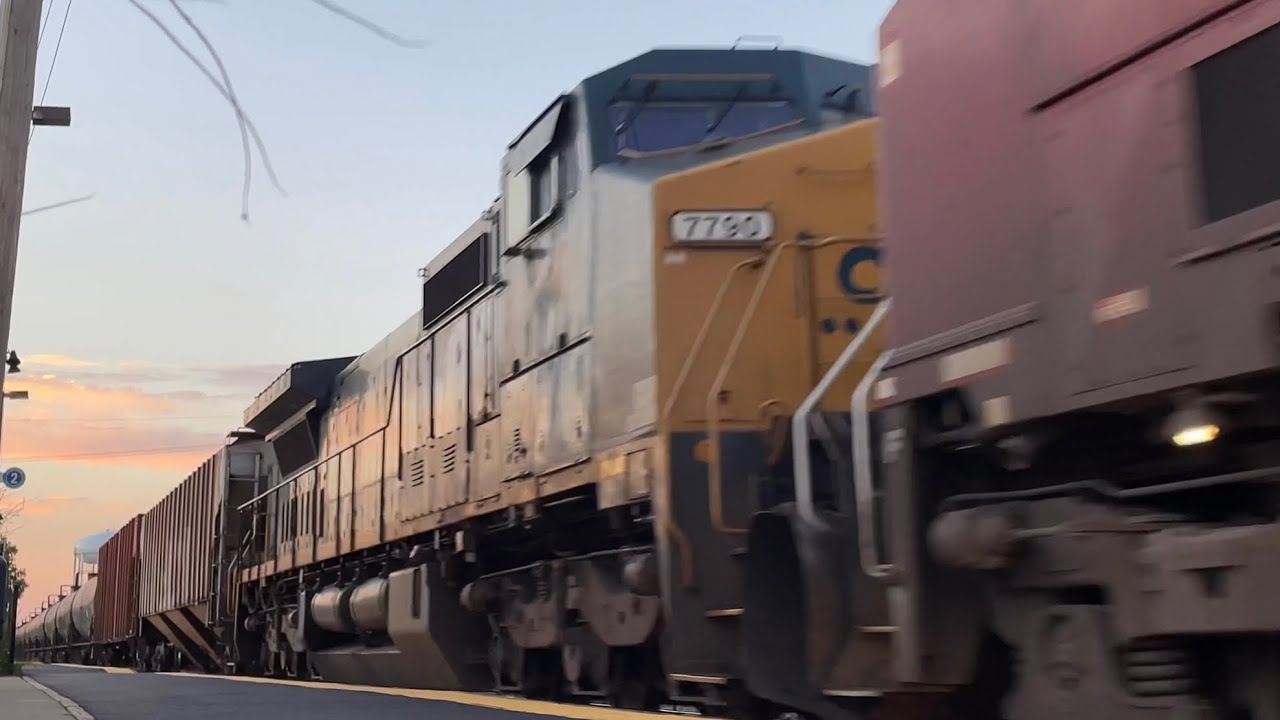 CSX YN3 Dash 8 trails 3rd on 546! - YouTube