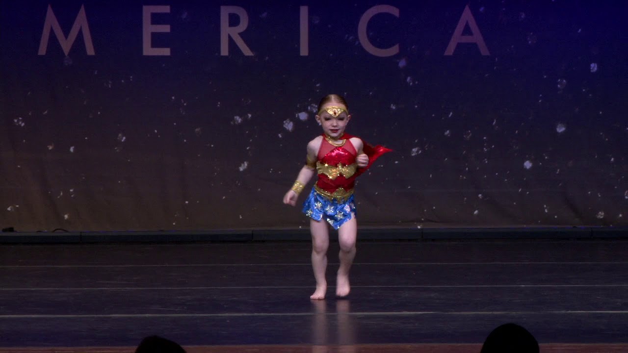 Roxy Brennan - Wonder Woman- Age 4 - YouTube