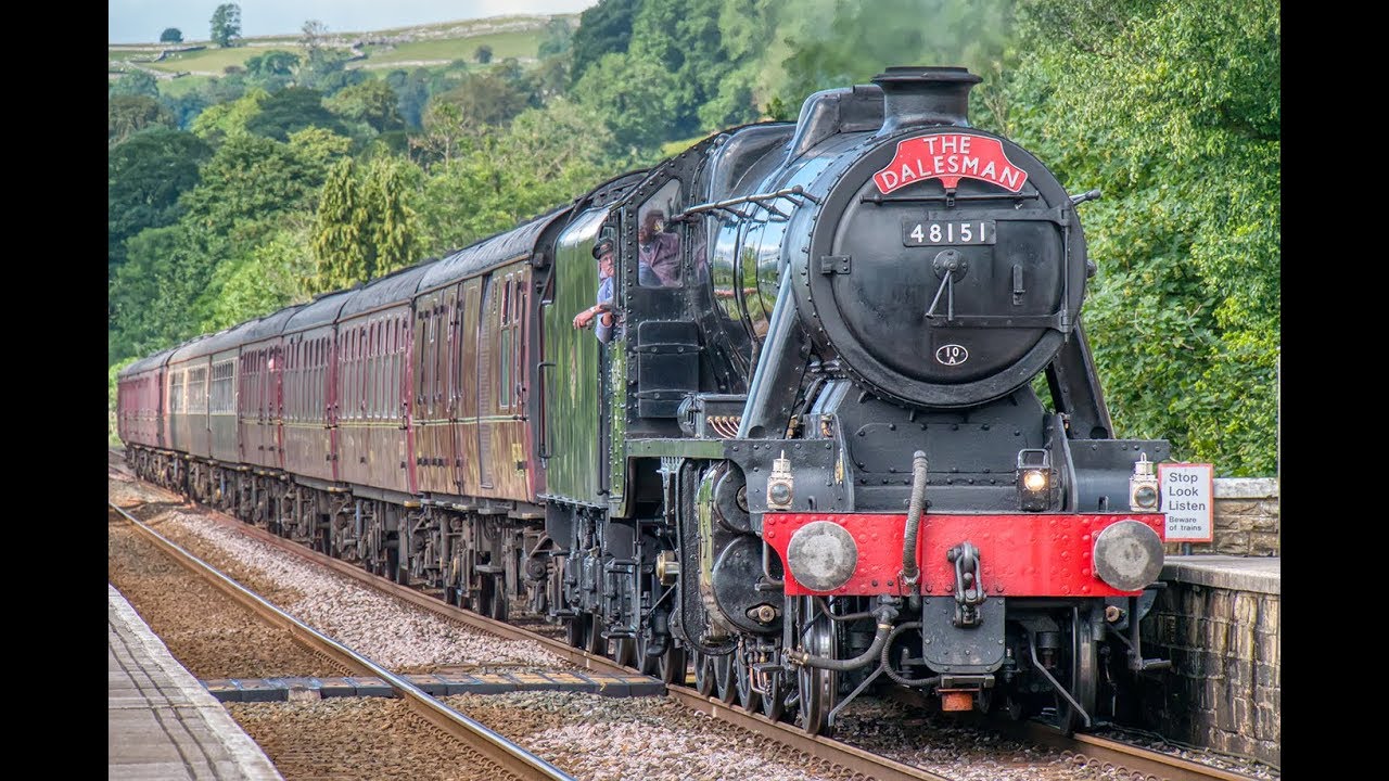 LMS Stanier Class 8F 48151 passing Settle on the Dalesman 25th June ...