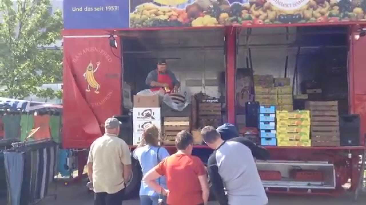 Marktschreier auf dem Fischmarkt - YouTube