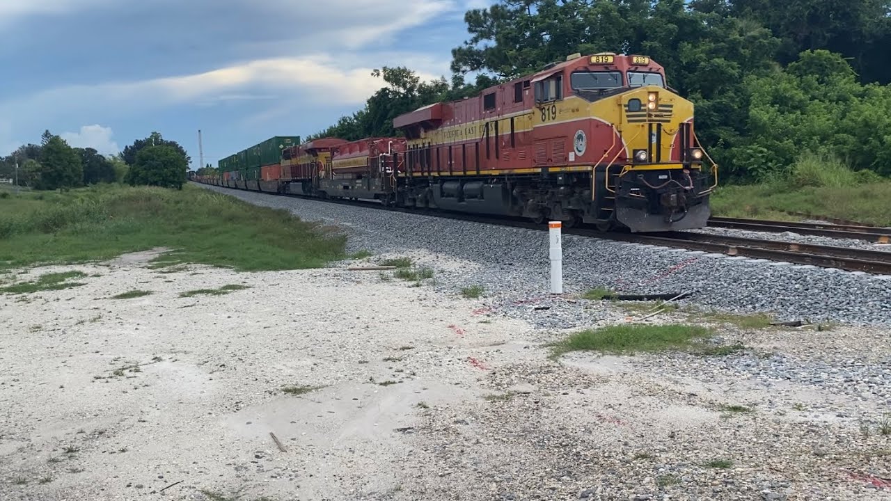 FEC TRAIN 105 @ 5:37pm 9-1-22 - YouTube