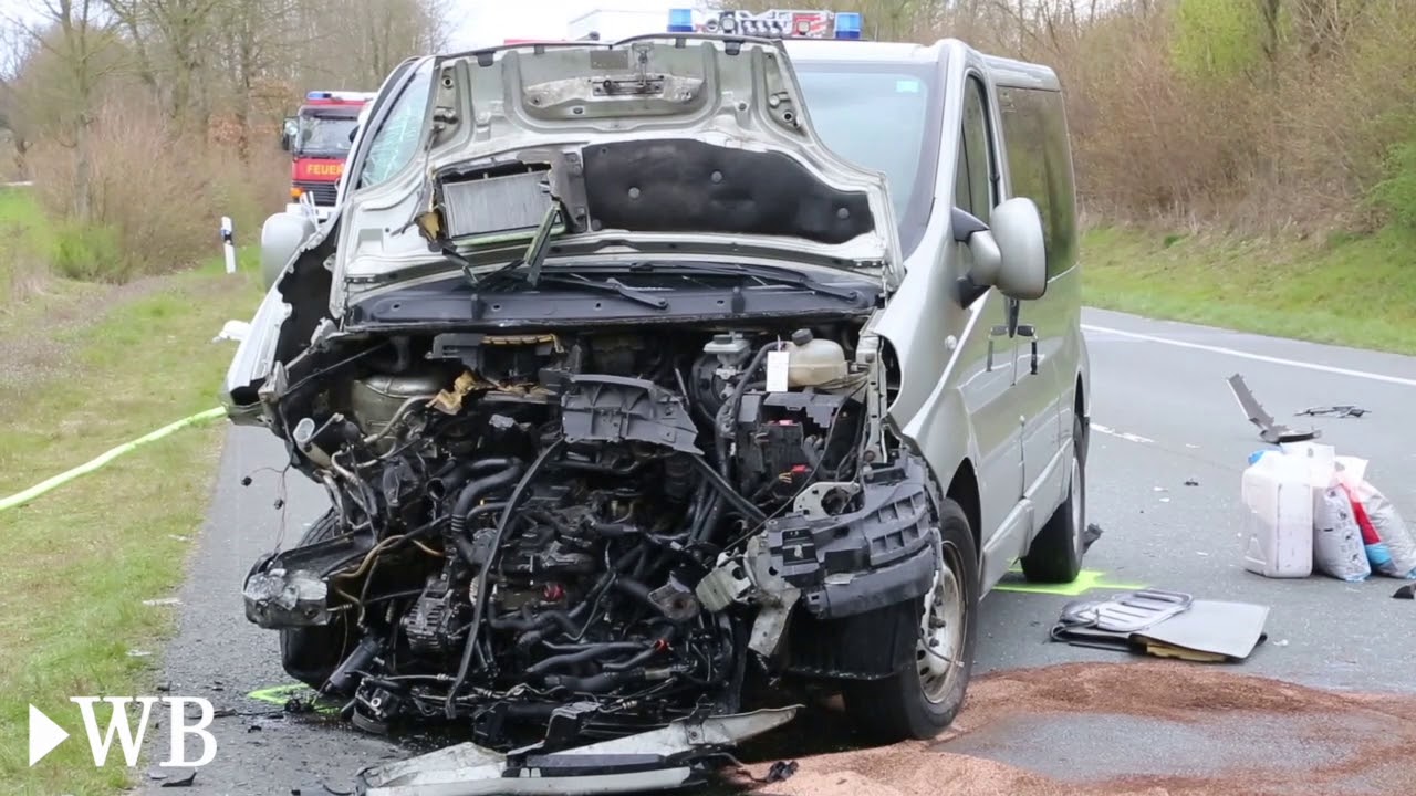 Unfall auf der Ostwestfalenstraße: Mutter schwebt in Lebensgefahr - YouTube