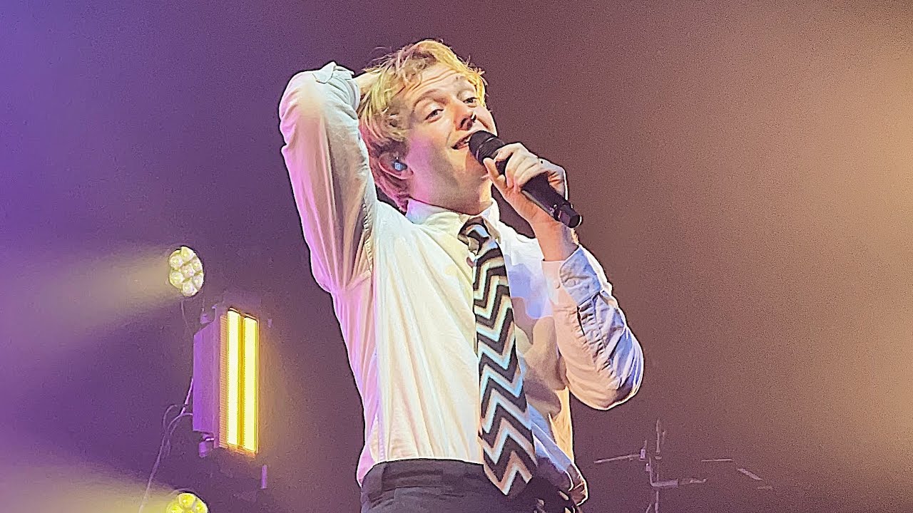 Run the World!!! - Dayglow live performance in Los Angeles tour - YouTube