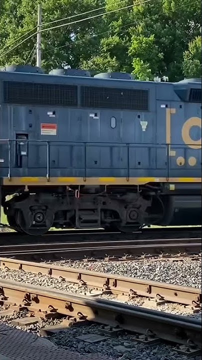 CSX #6536 Train switching tracks #trains #csx #selma #nc - YouTube