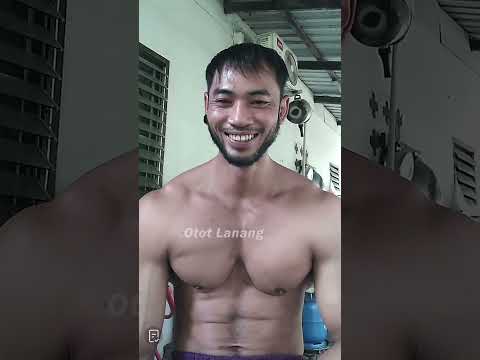 Otot Badannya Gempal Abg Thailand