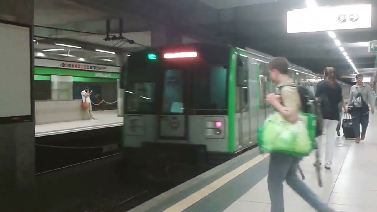 Metropolitana di Milano - Linea 2 (Garibaldi FS) - YouTube