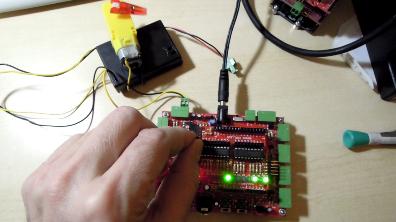 Control PWM PICAXE - YouTube