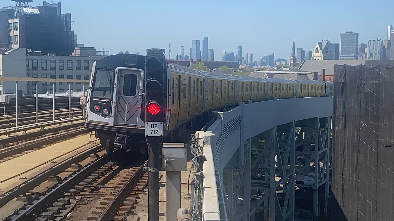 R160/R160B (F) & (G) Train action @ Smith 9th Street - YouTube