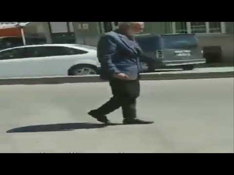 Sevdiği  başkasıyla Evlenince  40 yıl deli divane gezen amcamız 😓yalçın akbulut YILAN...