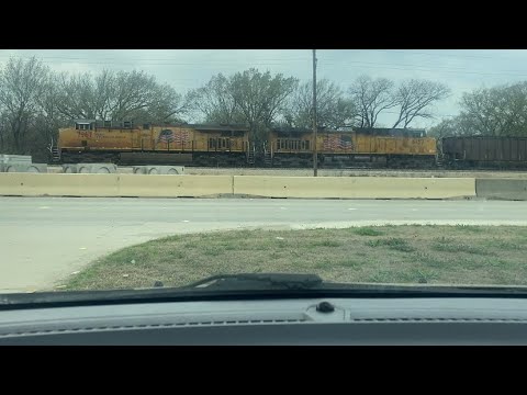UP 7967 leads a Loaded Coal Train at Roanoke, TX - YouTube