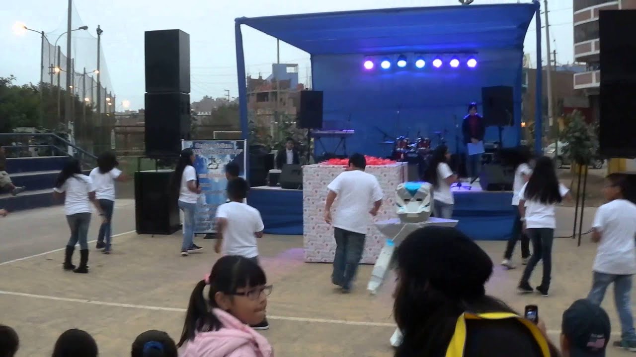 Tori el Robot EVENTO ALGO NUEVO 2014 - YouTube