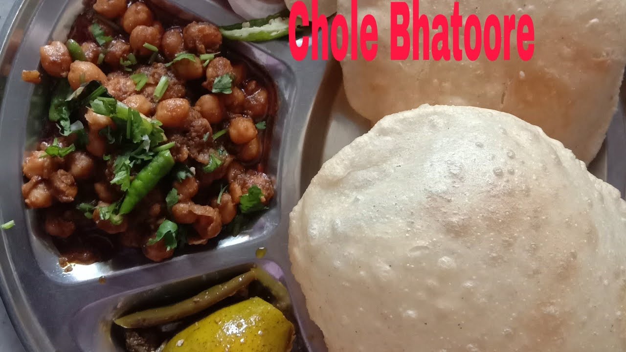 Chole Bhatoore in Mom style - YouTube