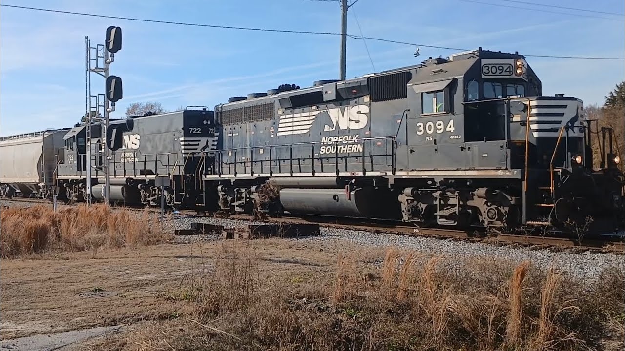 NS 3094 leads NS P77 at Devine Jct Columbia SC - YouTube