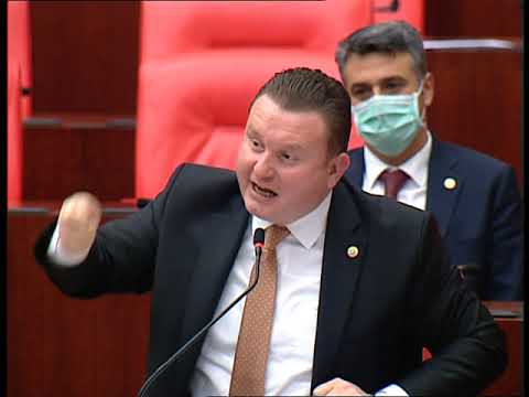 Özgür Özel’den CHP'nin Grup Başkanvekili olarak bir gün çıt ses çıktığını görmedik.
