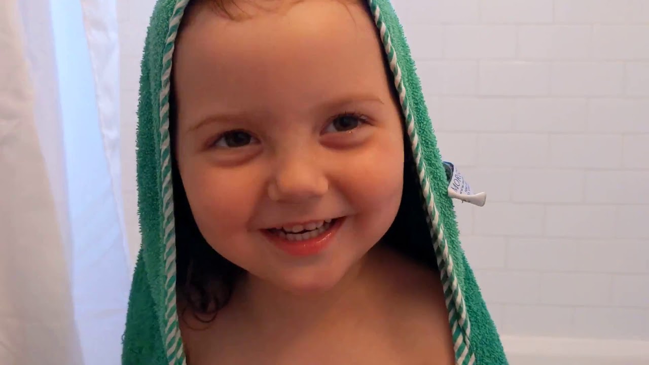 Maddy Moo laugh a minute - YouTube
