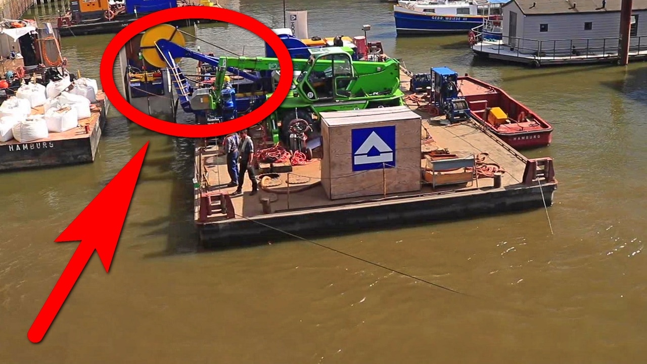 HEAVY LIFT BARGE WITH CRANE LIFTING CONCRETE BLOCKS - YouTube