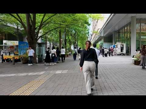 キッチンカーへ To the food truck