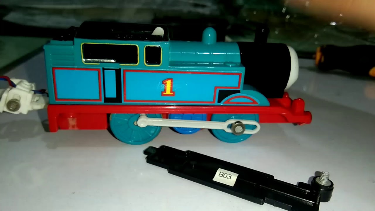 tomy talk n action thomas unboxing - YouTube