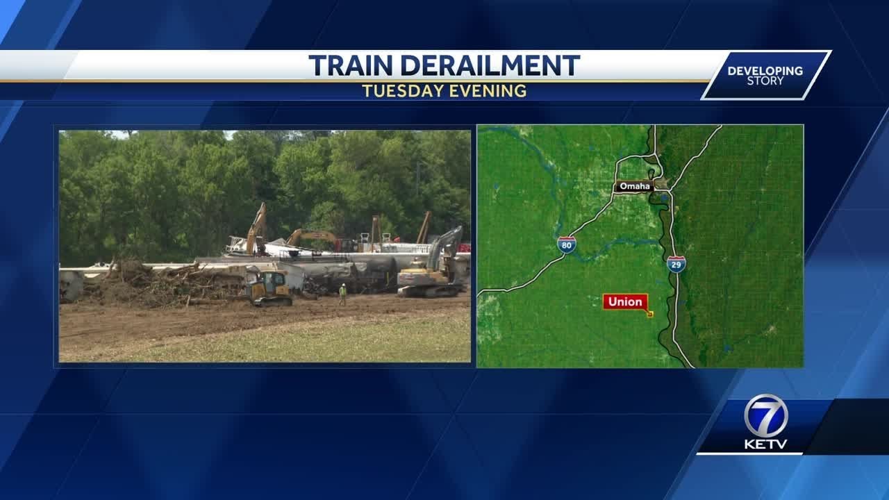 2 dozen train cars derailed in southeastern Nebraska - YouTube