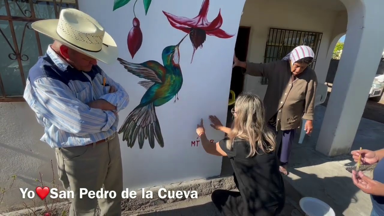 Don Gringo de San Pedro de la Cueva y su mural de colibri - YouTube
