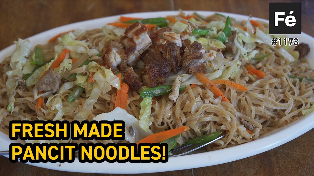 Filipino Comfort Food! BAGNET SISIG! PANCIT! CRISPY PATA! | Laoag ...
