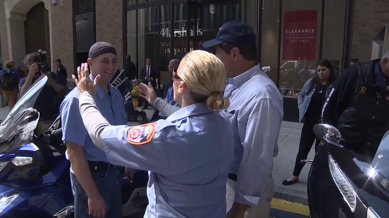 Governor Andrew Cuomo Arrives in lower Manhattan on the 9/11 Memorial ...