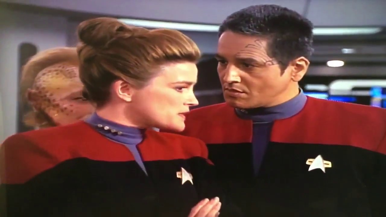 Voyager Holodeck One: Memorable Moment 6 “Janeway and Chakotay heated ...