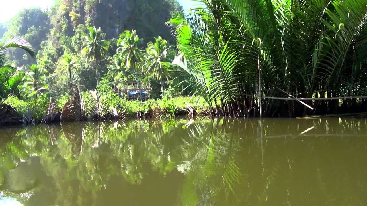 Beautiful and impressiv mountain canoe tour near Makassar / Indonesia ...