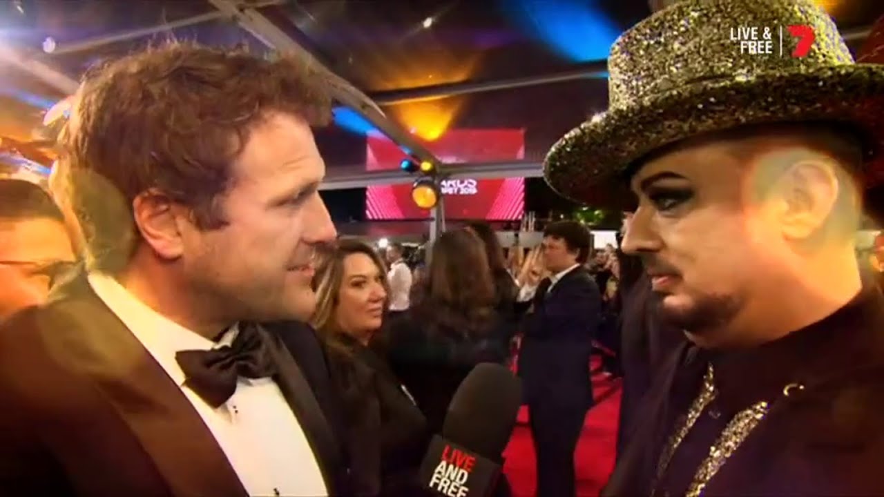 Campbell Brown at the Logies | The Kick - YouTube