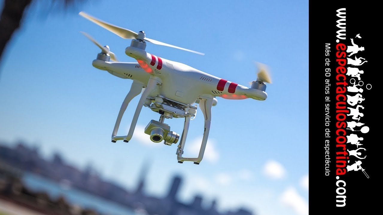 Team Building Con Drones Barcelona - YouTube