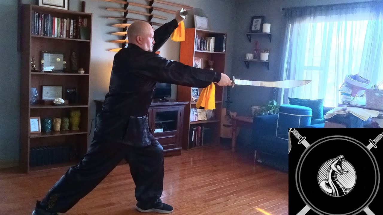 Han Ding Traditional Twin Broadswords (汉鼎硬双刀) - YouTube