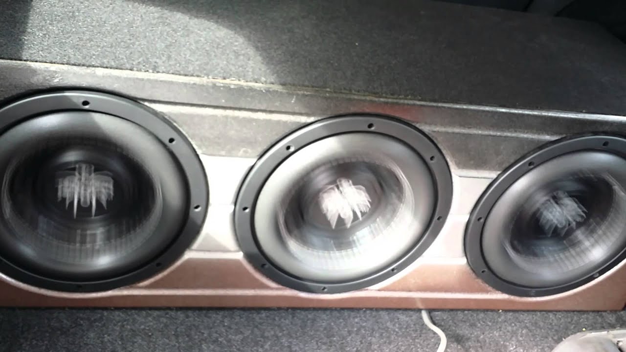 Soundstream T7 10's sealed - YouTube