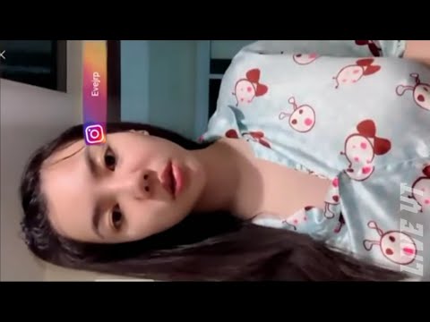 CEWE LIVE MAKE BAJU TIDUR GAMAKE BH UTINGNYA KELIATAN JELAS