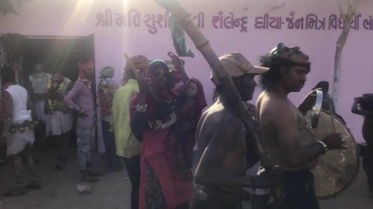 Kawant fair adivashi dance - YouTube