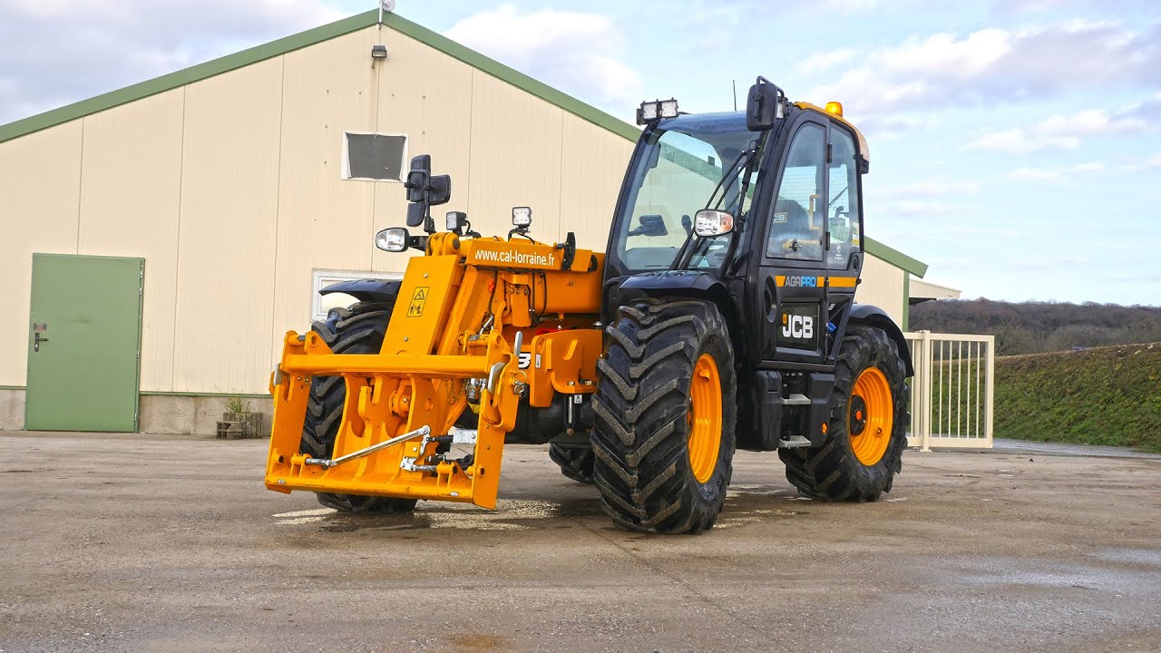 DEMONSTRATION d'un JCB AgriPro 532.70 au chargement de BLE 🟡🌾 - YouTube