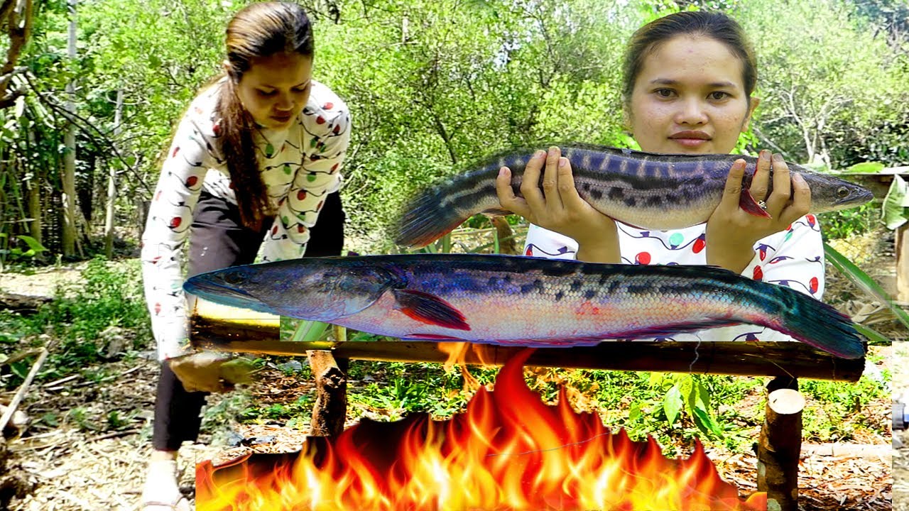Full Fish Cooking Into The Banana Tree | Emperor Fish Steamed Recipe ...