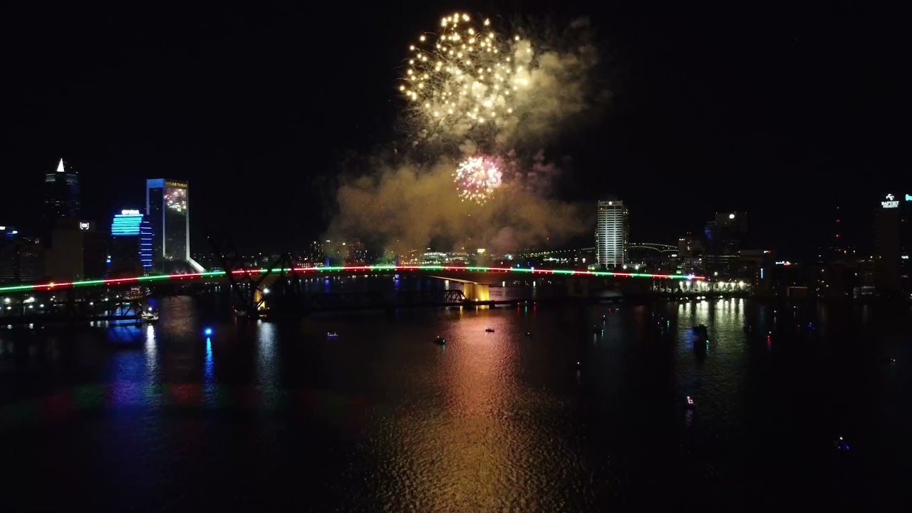 Jacksonville FL Boat Parade and fireworks show 2021 I shot with Mavic ...