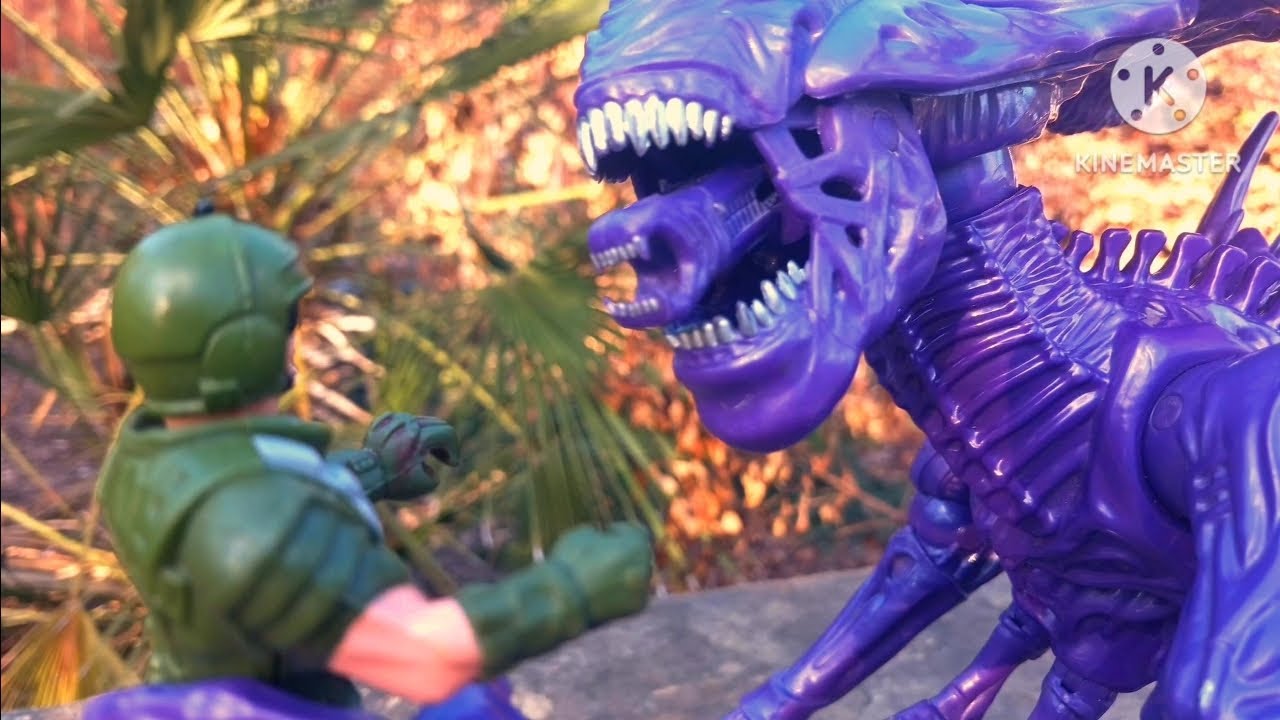 xenomorph Queen vs power loader - YouTube