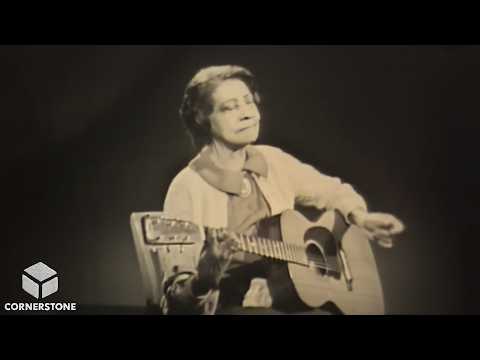 Elizabeth Cotten - Freight Train (Rare Live Performance)