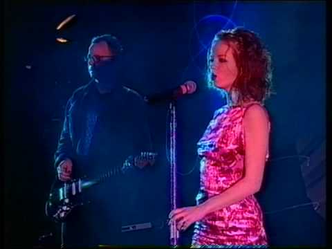 Garbage Milk Live TOTP November 1996 - YouTube